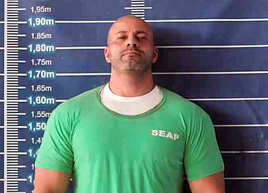 Na prisão, Daniel Silveira faz aulas de violão, escreve autobiografia ...