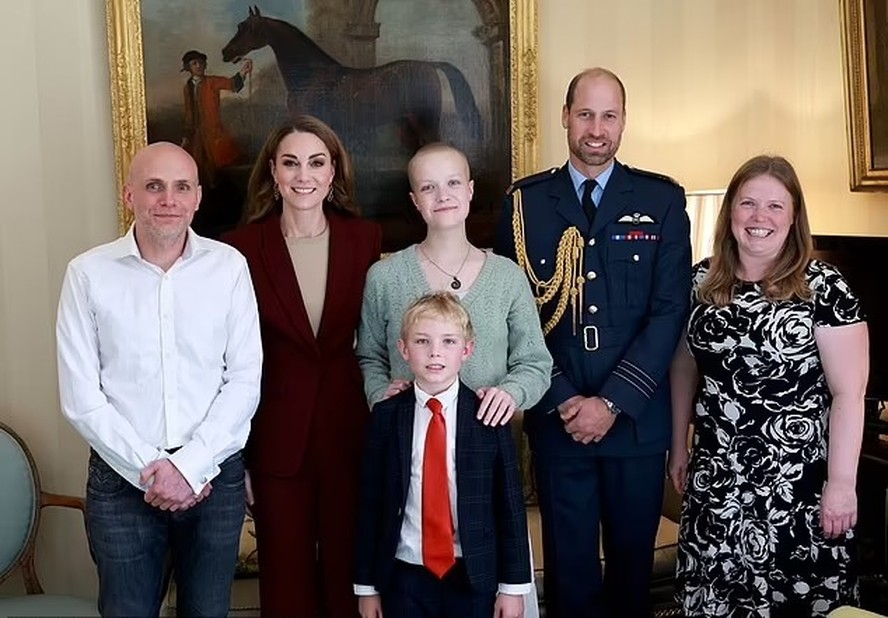 Kate Middleton e Príncipe William prestam homenagem a fotógrafa de 17 ...
