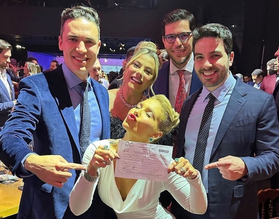 Leilão de Neymar: dois dos três médicos que pagaram R$ 700 mil por ...