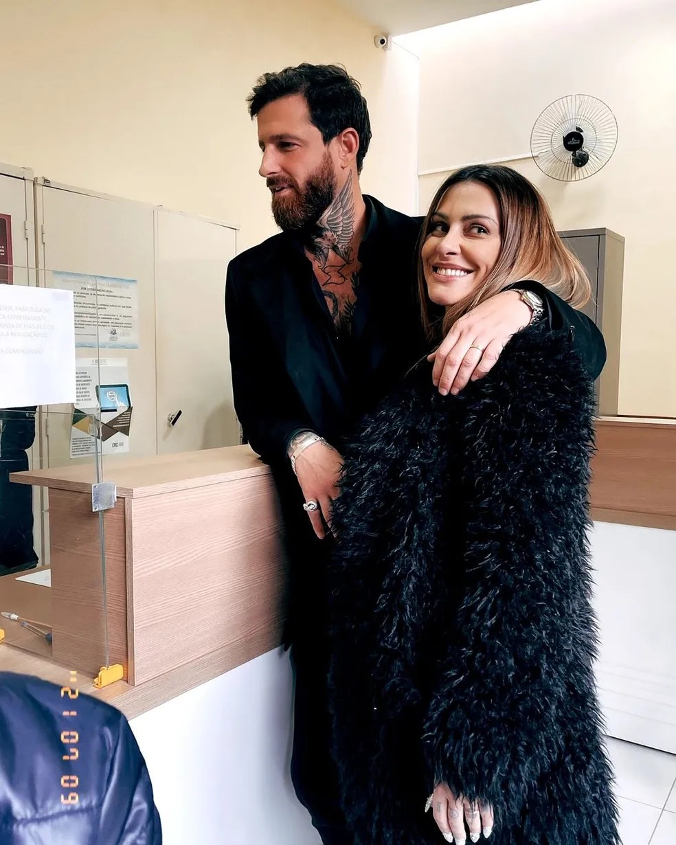 Cleo completa 41 anos. Veja curiosidades sobre a atriz e cantora