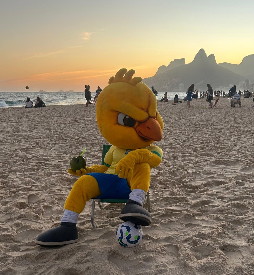 Canarinho 'dá rolé' pelo Rio antes de jogo da seleção, último no Brasil ...