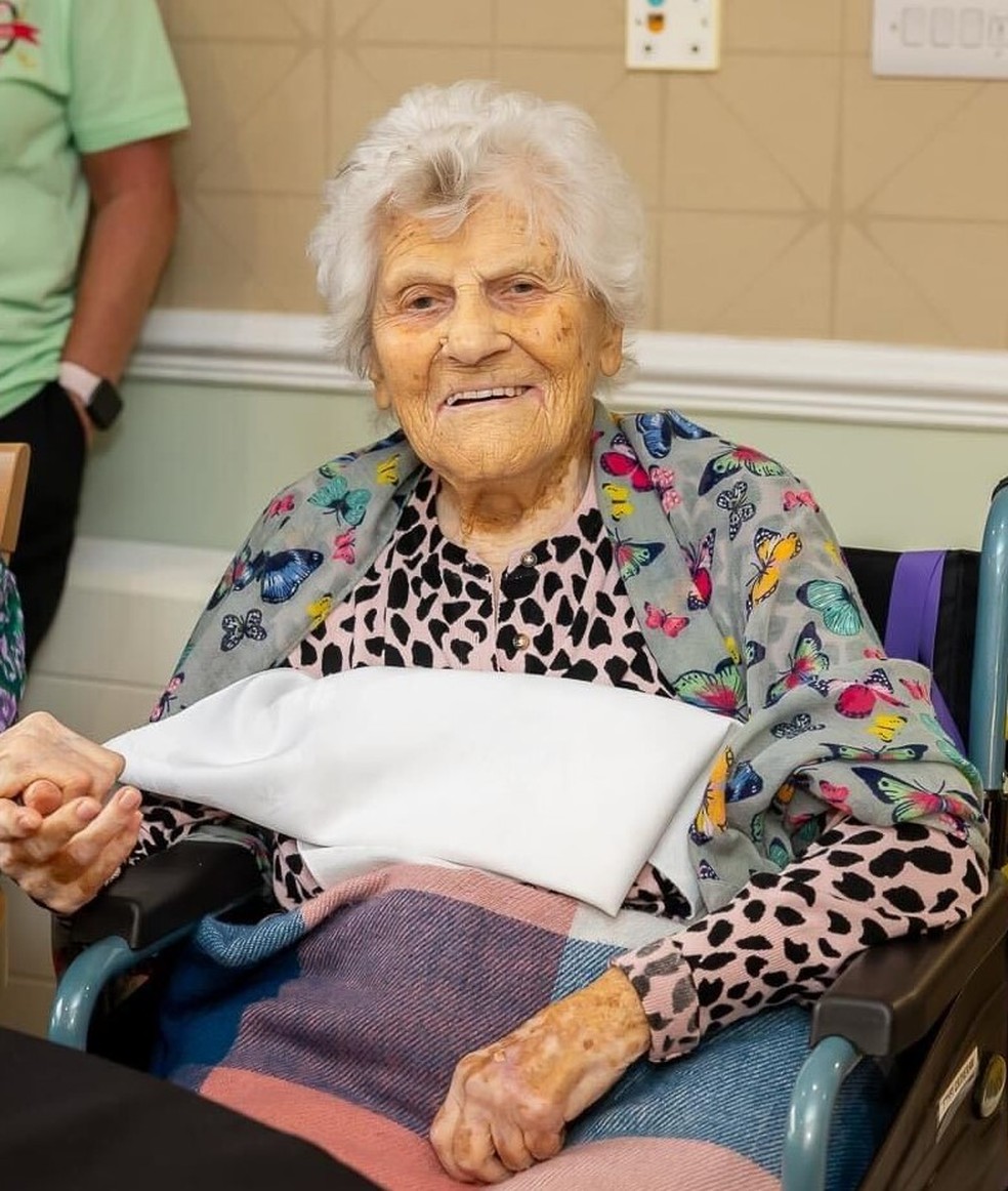 Com a morte da brasileira Inah Canabarro, Ethel Caterham, de 115 anos ...