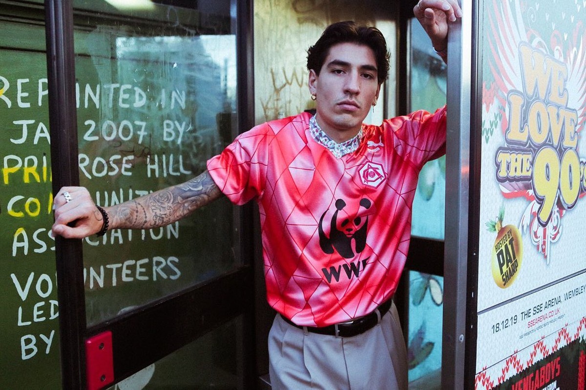 De volta ao Barcelona após 11 anos, lateral Héctor Bellerín é ativista ...