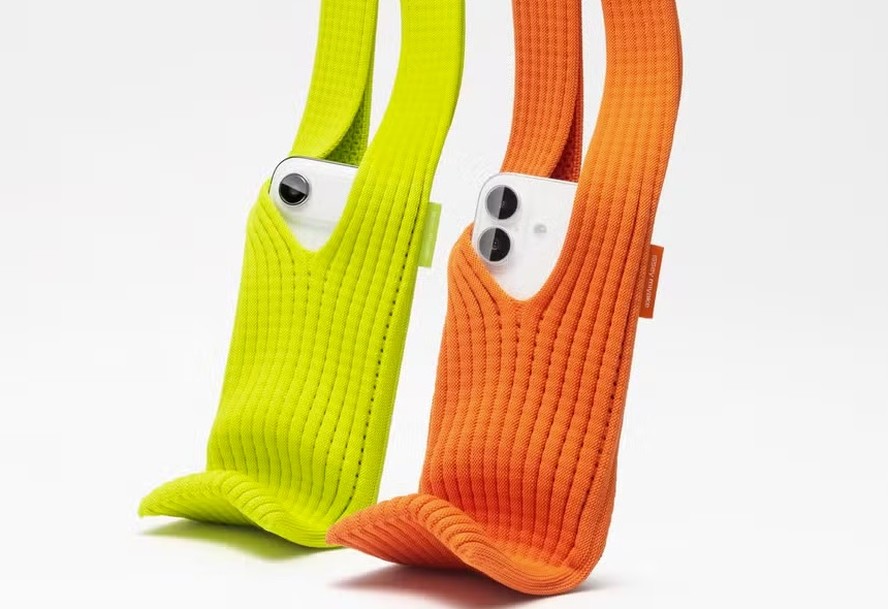 ‘Digital chic’: Apple aposta em bolsinha de tricô para iPhone em ...