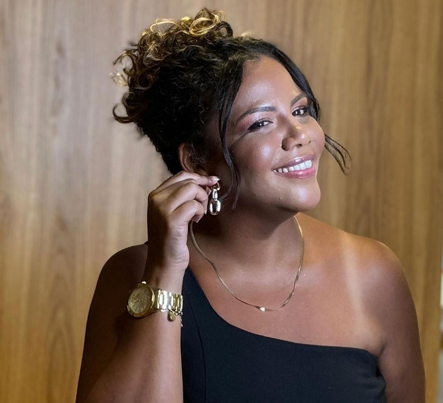 Não é mais 'esposa' de Davi: Mani muda status de relacionamento com ...