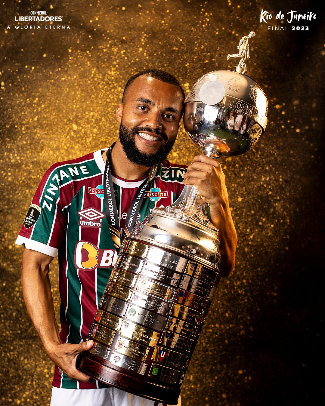 Conmebol divulga fotos oficiais do elenco do Fluminense com a taça da ...