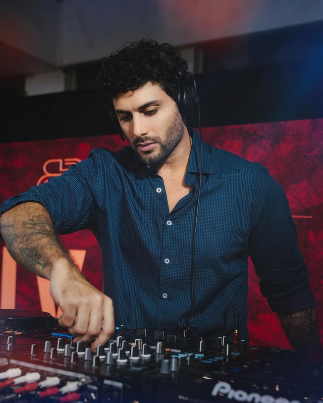 Como está hoje Jesus Luz, DJ e modelo brasileiro que namorou Madonna há ...