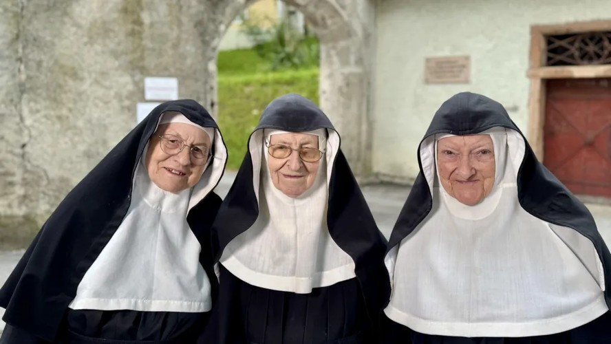 Freiras austríacas que fugiram de asilo podem permanecer em convento ...