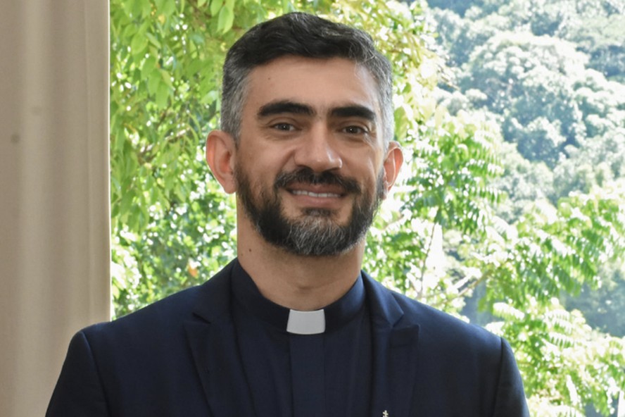 PUC-Rio renova Conselho com ex-alunos como Armínio Fraga e mira fundo ...