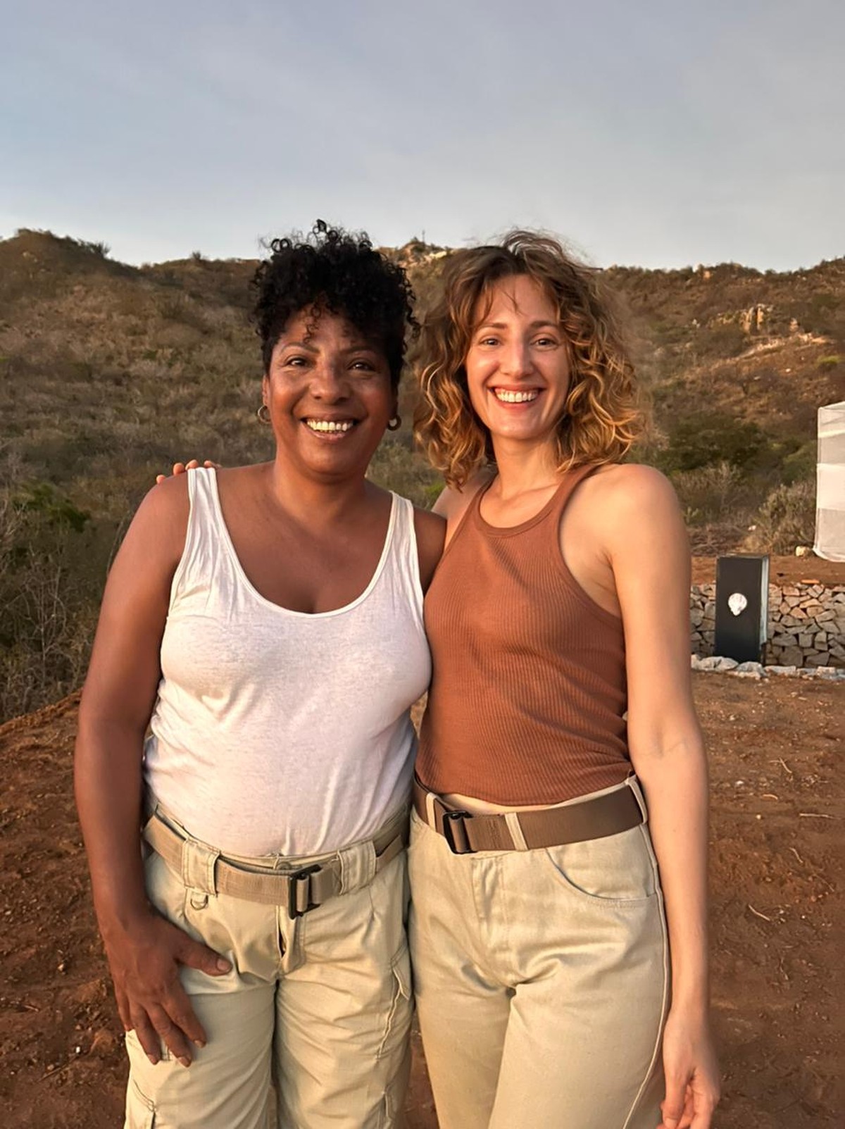 Rejane Faria e Alli Willow rodam filme no Sertão da Paraíba