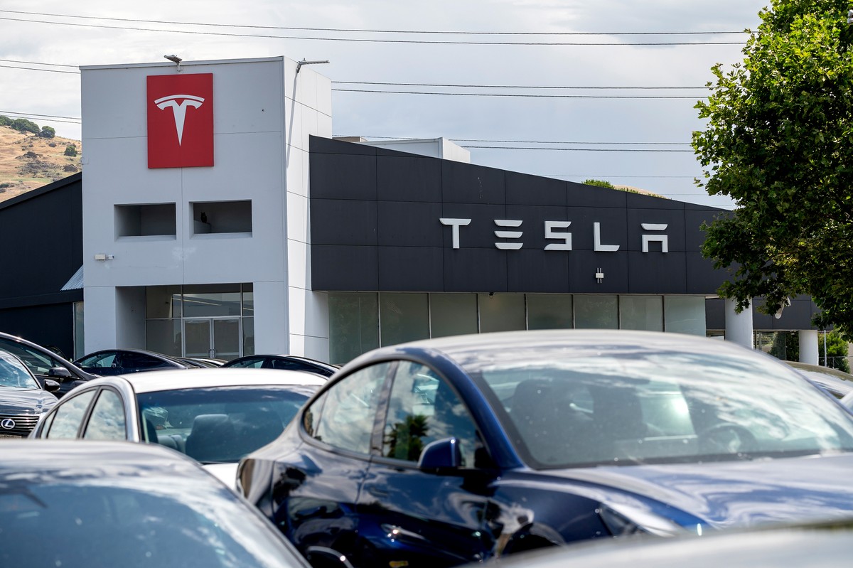 Lucro da Tesla cai 71% no 1º trimestre, com demanda por carros afetada ...