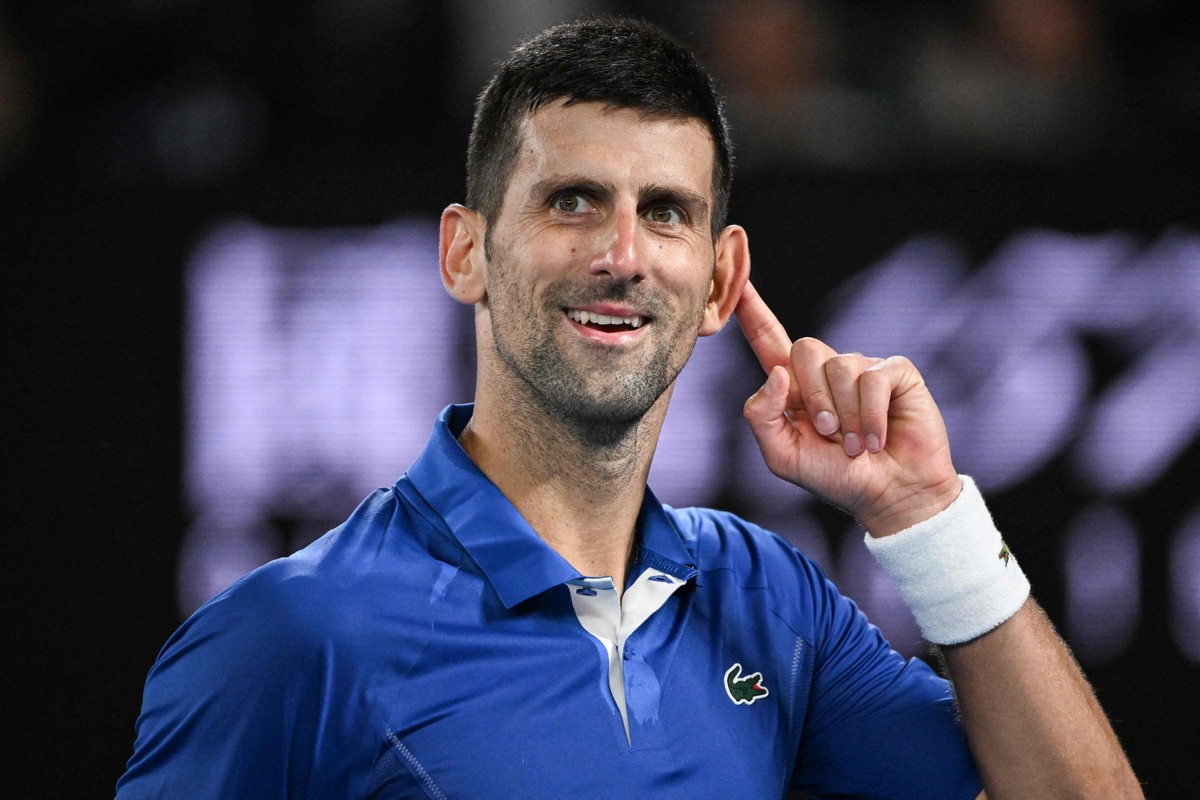 Djokovic supera Federer como número 1 mais velho do tênis