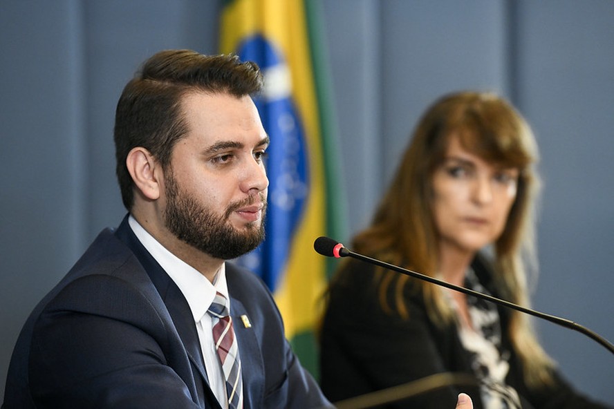 Ex-assessor repete Bolsonaro e deve acompanhar julgamento de frente para Moraes no STF