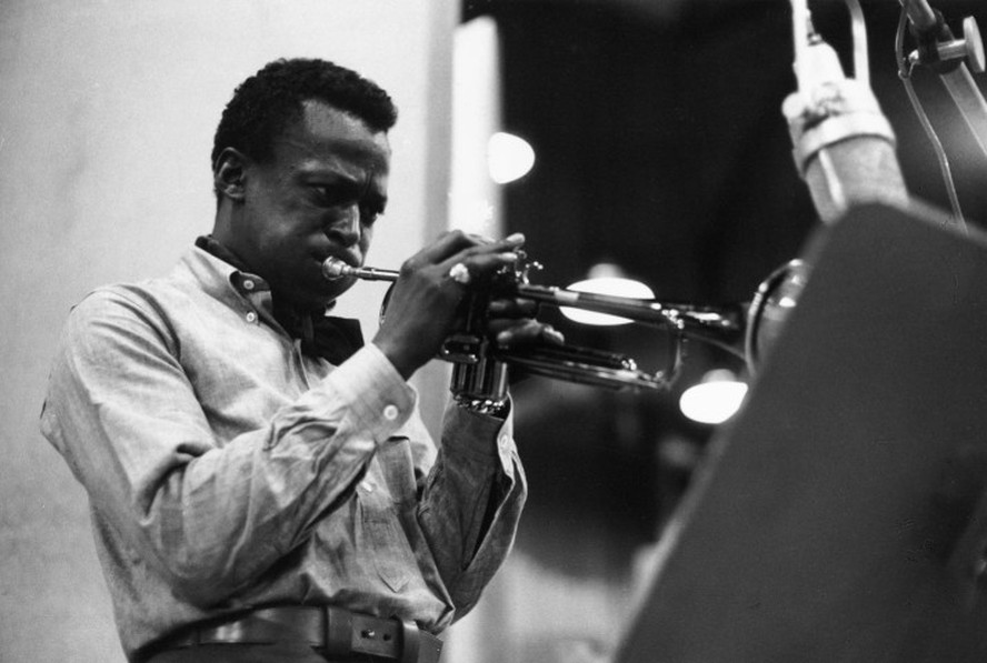 Nos seus 100 anos, Miles Davis, o ‘Picasso do Jazz’, está mais vivo do ...