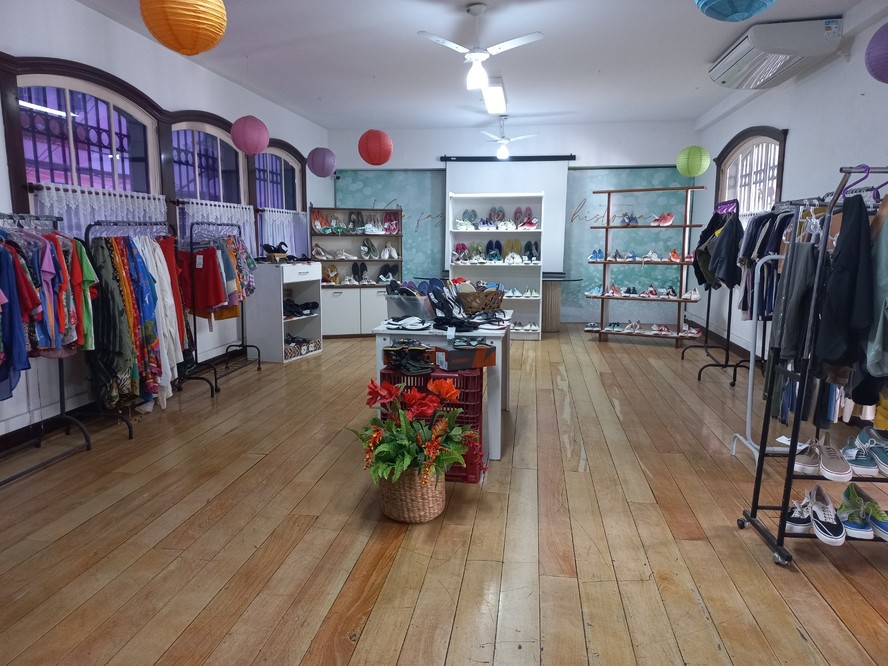Bazar de Dia das Mães com peças de moda e decoração a partir de R$ 30 ...