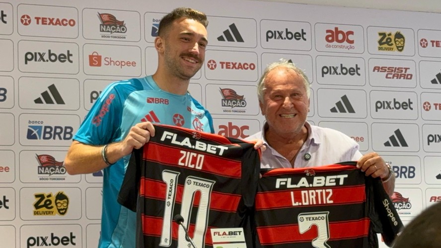 Flamengo: Zico 'homenageia' Léo Ortiz e dupla troca camisas em momento ...