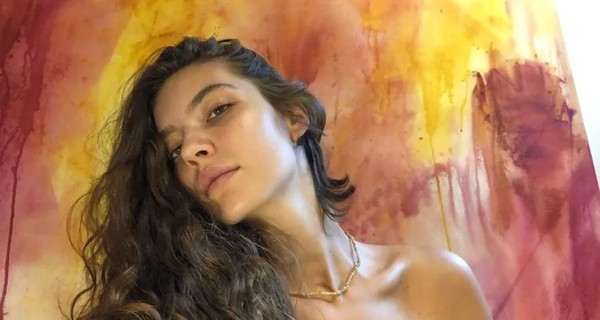 Alanis Guillen conta que faz terapia para lidar com a exposição e fala ...