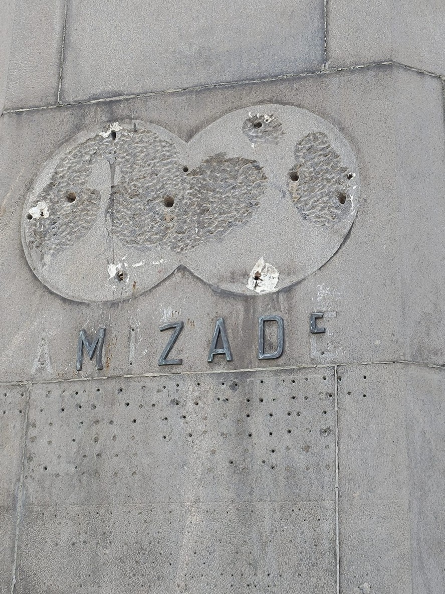 Símbolo da amizade Brasil e EUA, monumento no Centro está em frangalhos
