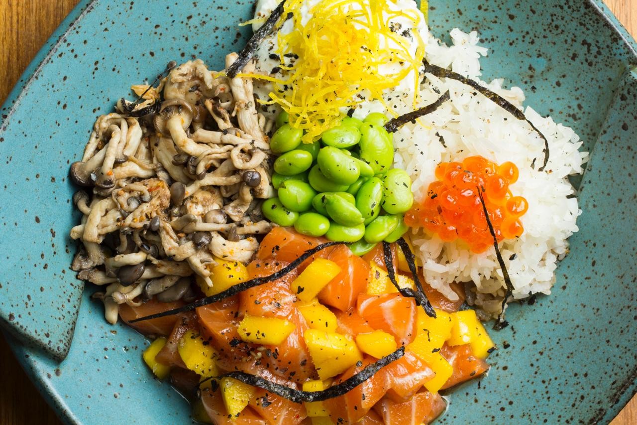 Poke: veja 12 opções do prato havaiano