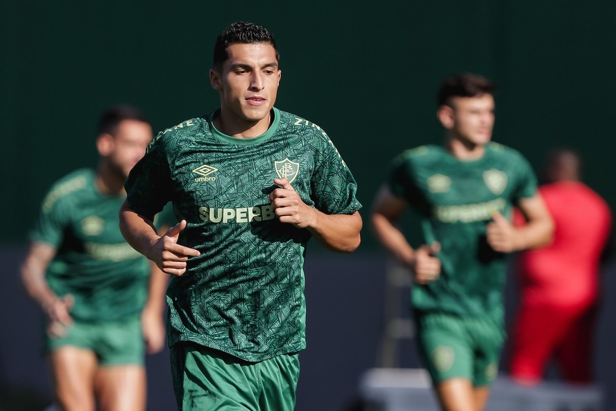 Regularizado: Kevin Serna tem nome publicado no BID e está liberado ...