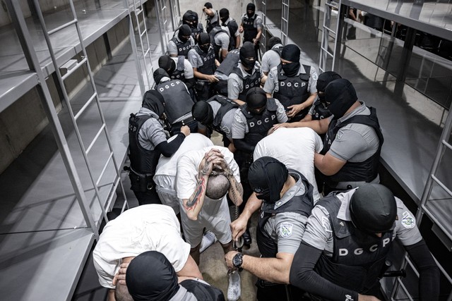 O que se sabe sobre as deportações autorizadas pelos EUA usando a Lei ...