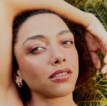 Alice Carvalho concilia a reta final de 'Renascer' com preparação para ...