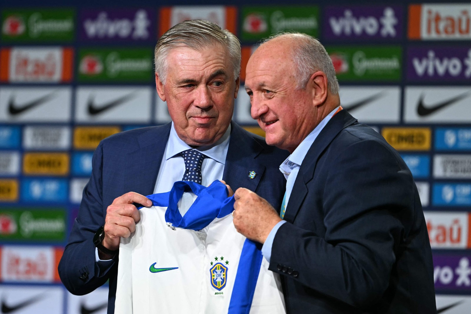 Ancelotti é o 'melhor' para devolver a glória ao Brasil, diz Zico