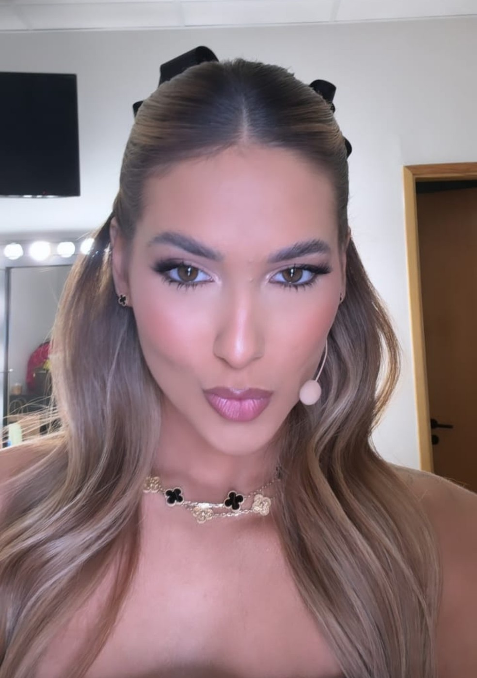 Americana, paixão por joias e R$ 59 milhões em 3 lives: veja ...