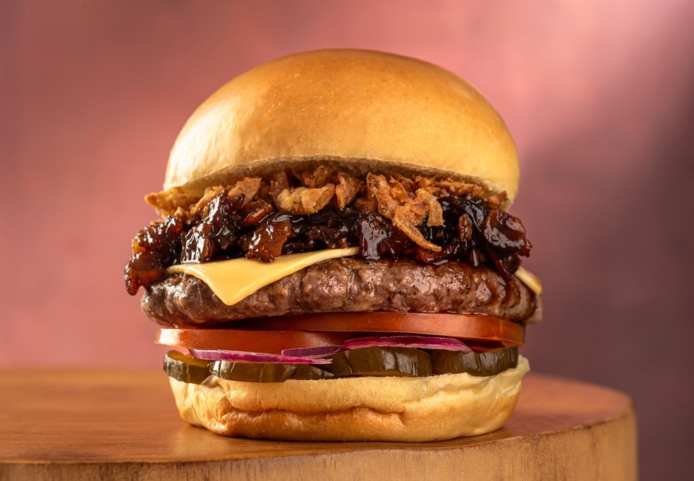 Dia do hambúrguer tem receitas especiais e promoções no Rio