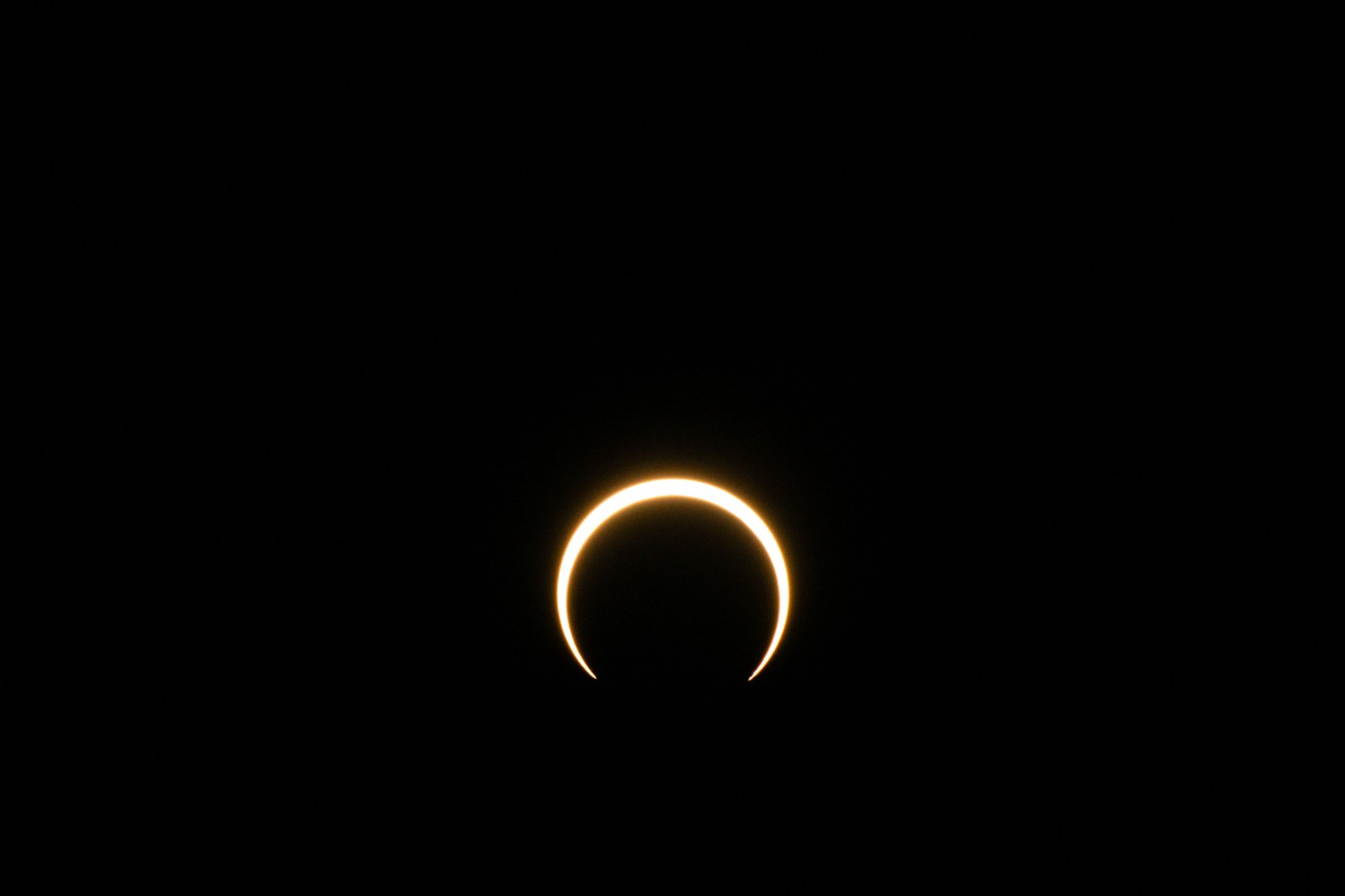 Eclipse solar: imagens da Nasa mostram sombra da Lua sobre o Brasil ...