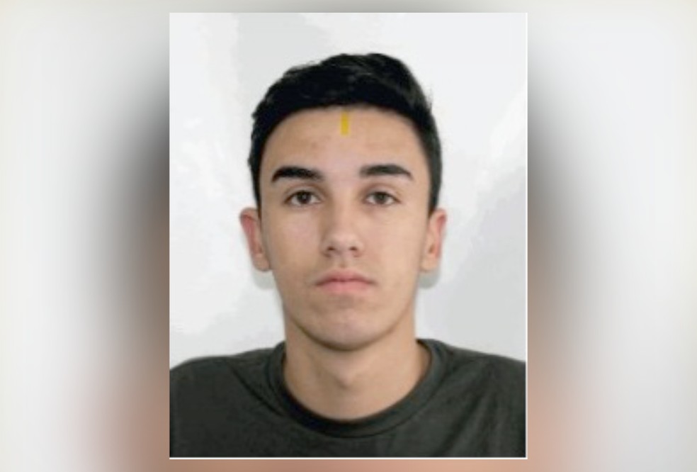 Pai Mãe E Filho De 4 Anos São Mortos A Tiros Em Paty Do Alferes