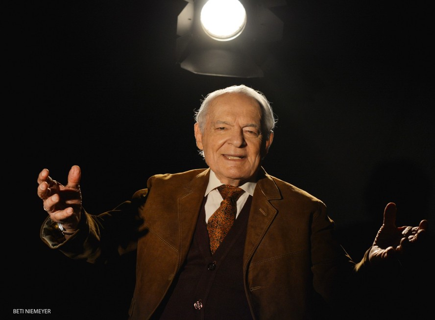 Othon Bastos revê a própria trajetória em peça e diz que há poucos ...