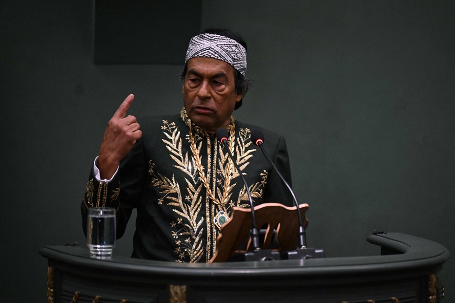 'Imortal' Ailton Krenak vai receber a Legião de Honra do governo francês