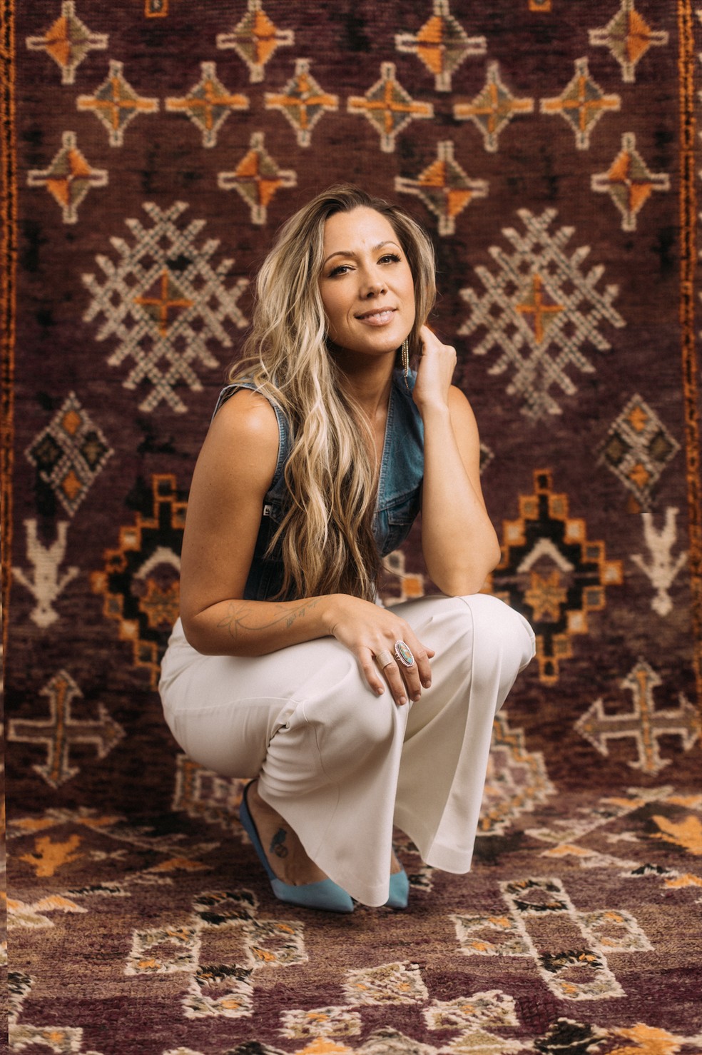 Colbie Caillat, artista mais ouvida por Anitta, volta ao Brasil e ...