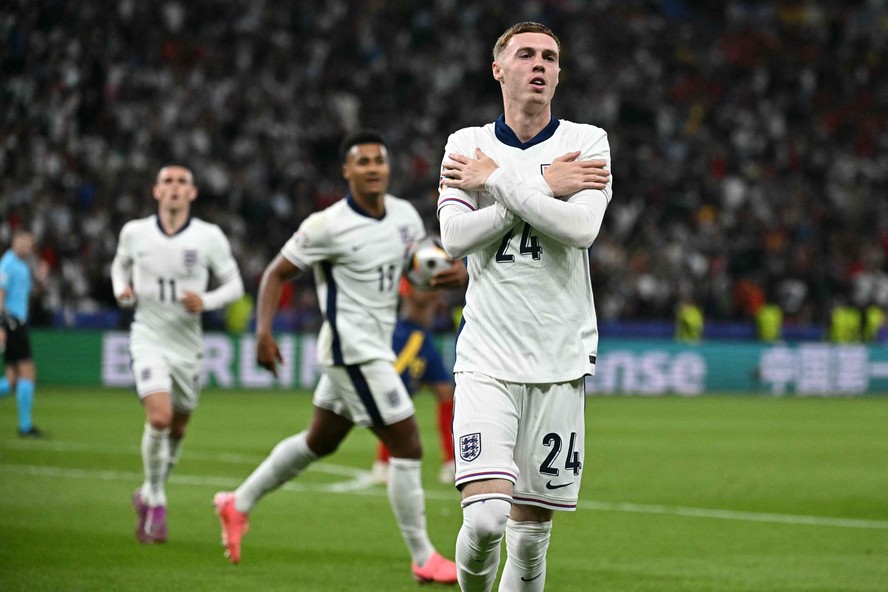 Uma década de contrato: estrela do Chelsea assina renovação até 2033 ...