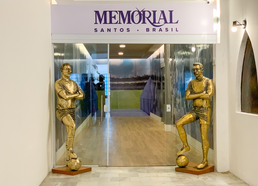 Mausoléu em homenagem a Pelé é aberto ao público em Santos; veja imagens