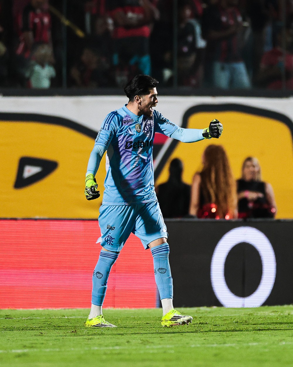 Quase metade dos pênaltis cobrados contra Rossi, do Flamengo, não viram ...