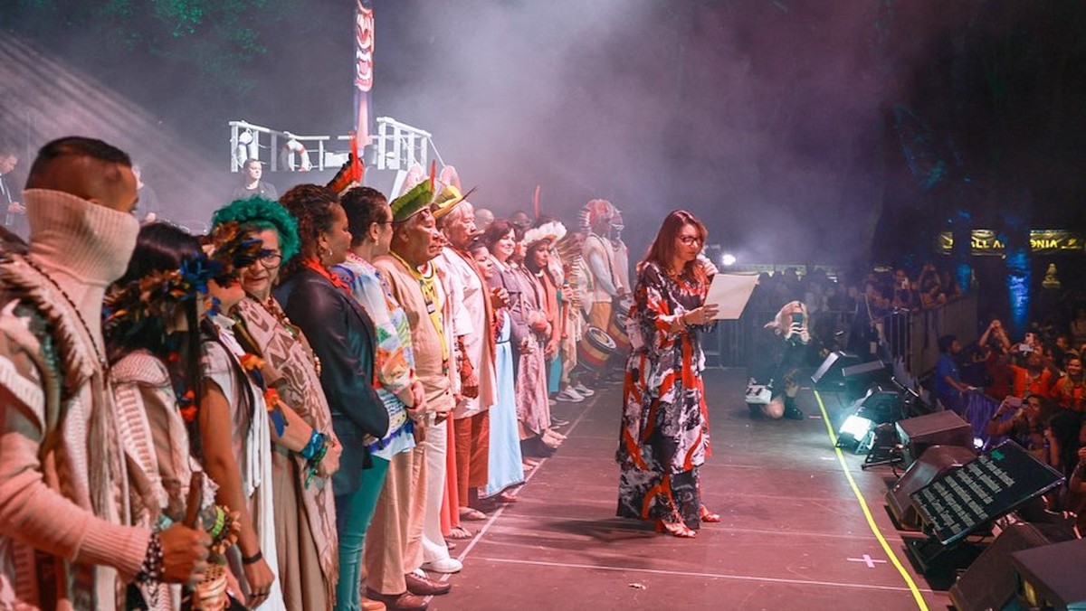 A produtora do coração da Janja