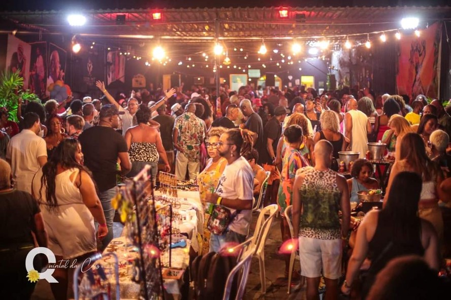 Sucesso em Irajá, evento Quintal da Cris se muda para a quadra do ...