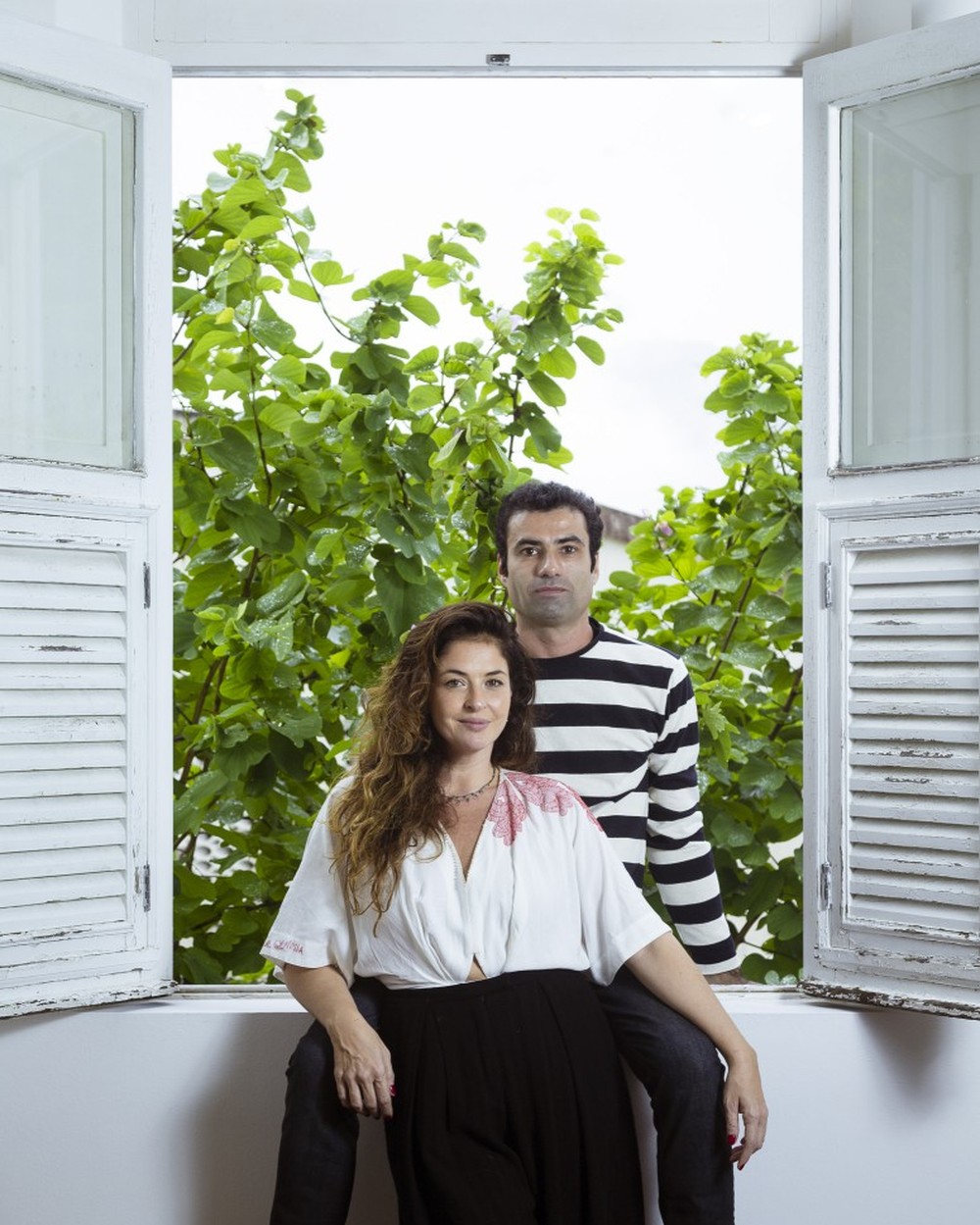 O casal Marta Macedo e Beto Landau lança linha home com bordados ...