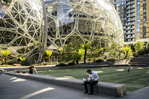 Amazon anuncia corte de 14 mil postos de trabalho em todo o mundo a ...