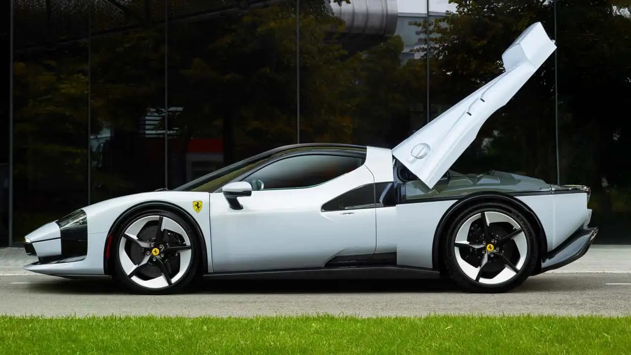 Ferrari F76: o carro que ninguém dirige, mas que já foi 'comprado' por ...