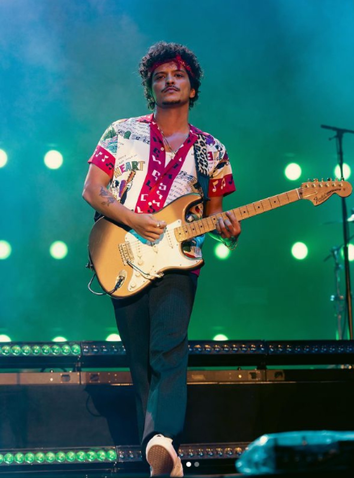 Após The Town, Bruno Mars vira Brunito no Chile e canta em espanhol