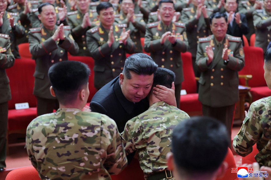 Kim Jong-un diz que seu coração 'dói' pela morte de soldados norte ...