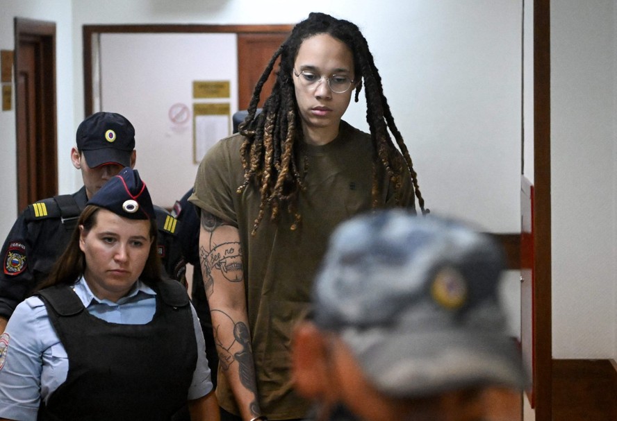 Prisão em que Brittney Griner está detida na Rússia é acusada de violar ...