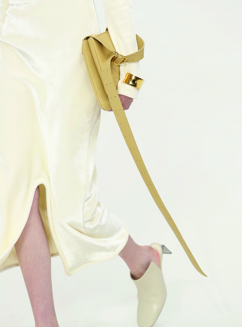 As mules estão de volta e são o calçado do momento!