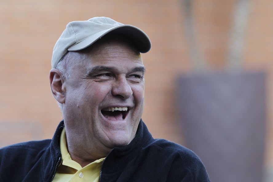 Morre Oscar Schmidt, um dos maiores jogadores de basquete do mundo, aos ...