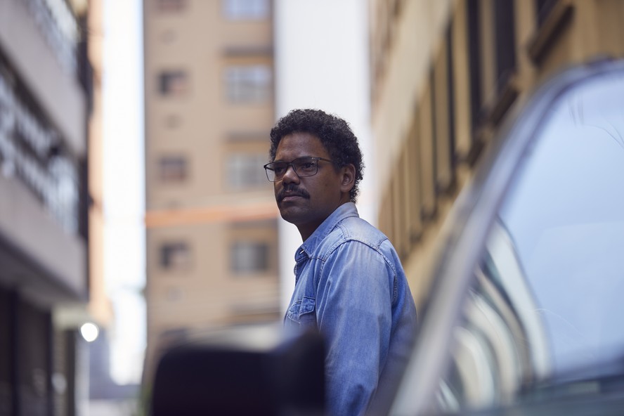 Michel Gomes interpreta Atila Roque, grande parceiro de Herbert de ...