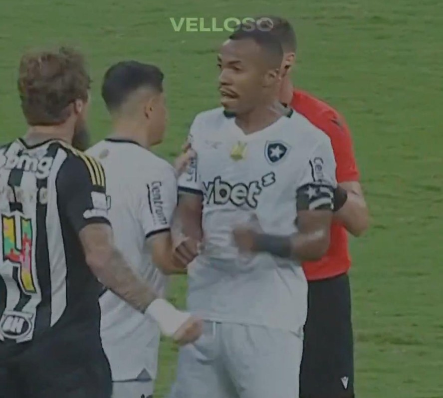 Leitura labial revela confusão entre Lyanco e Marlon Freitas em ...