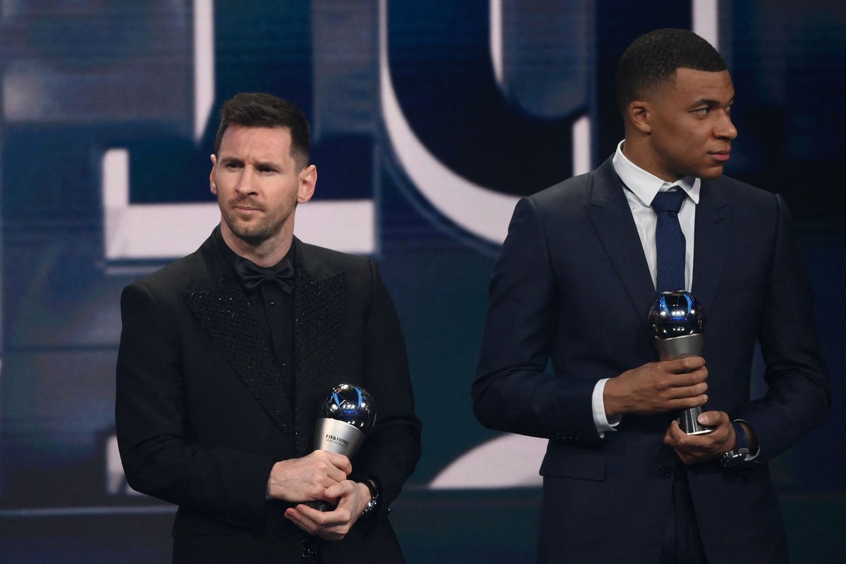 Messi é o mais velho a vencer um prêmio de melhor do mundo pela Fifa ...
